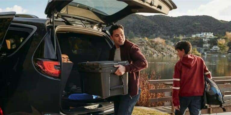 2024 Chrysler Pacifica Cargo Space | Interior Trunk Space & Dimensions