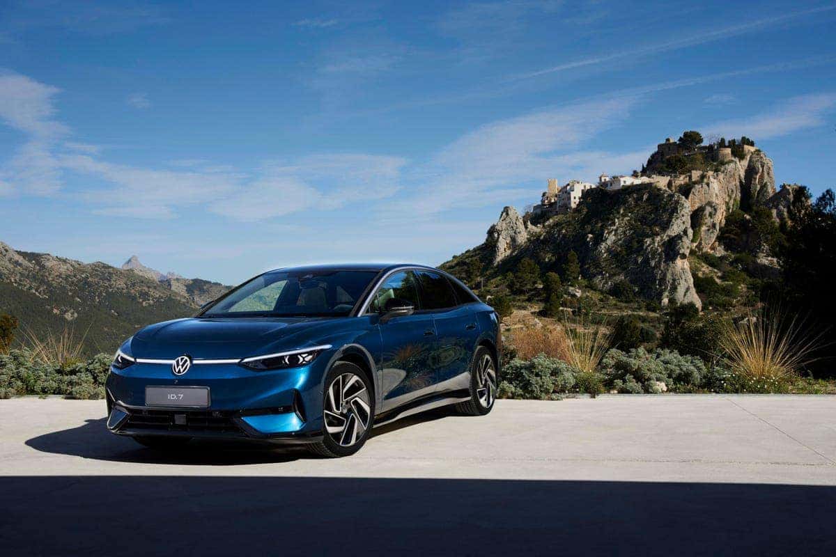 First Preview of the Volkswagen ID.7 GTX Long-Distance Limousine ...